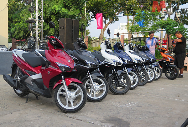 Giá xe Air Blade 2016 tháng 7 giảm mạnh, thấp hơn giá niêm yết - Danhgiaxe