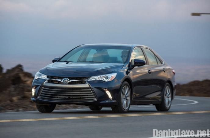 Giá xe Toyota Camry 2018 từ 23.070 USD với 4 phiên bản lựa chọn - Danhgiaxe